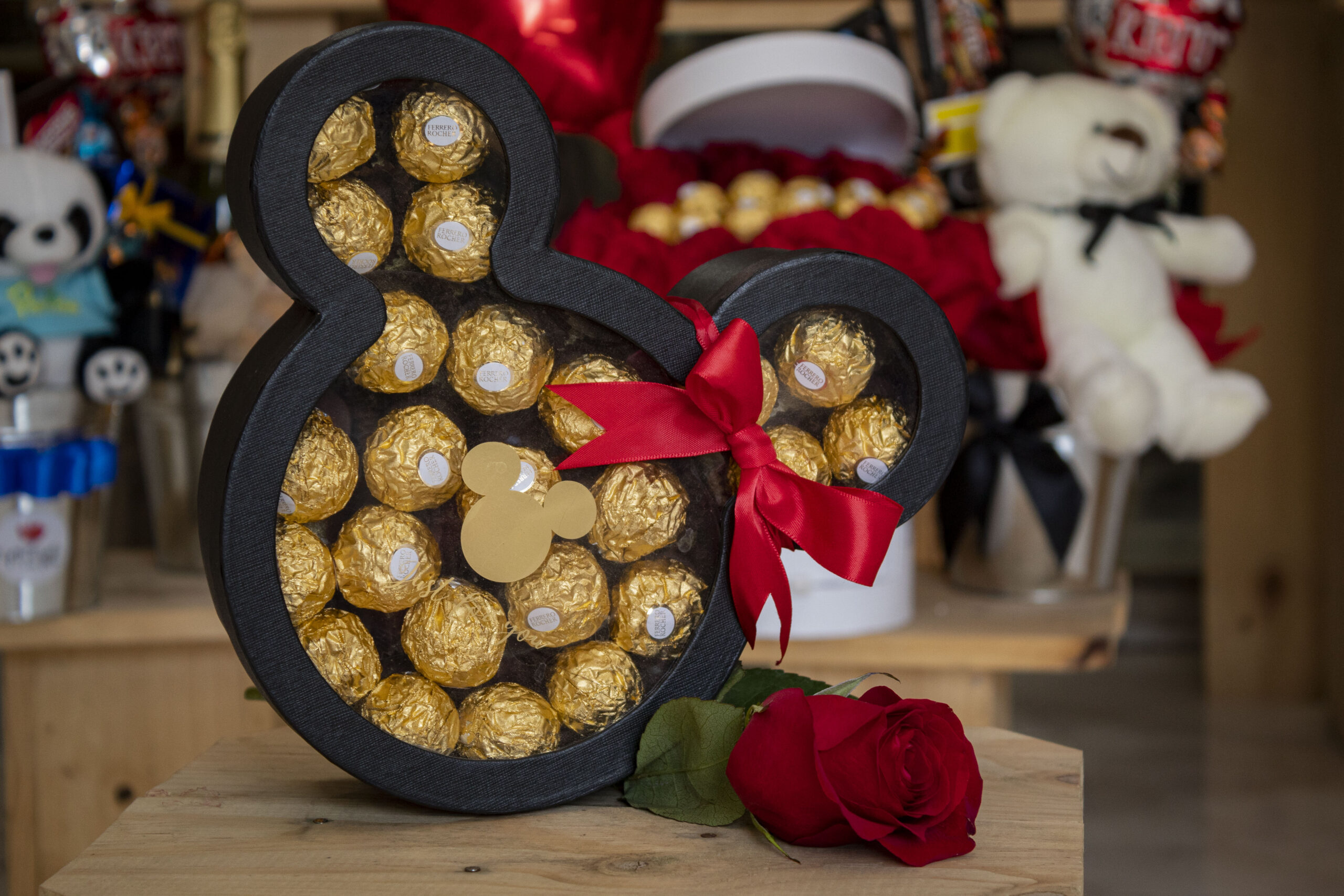 caja diseño de Mickey mouse - Expresalo con flores